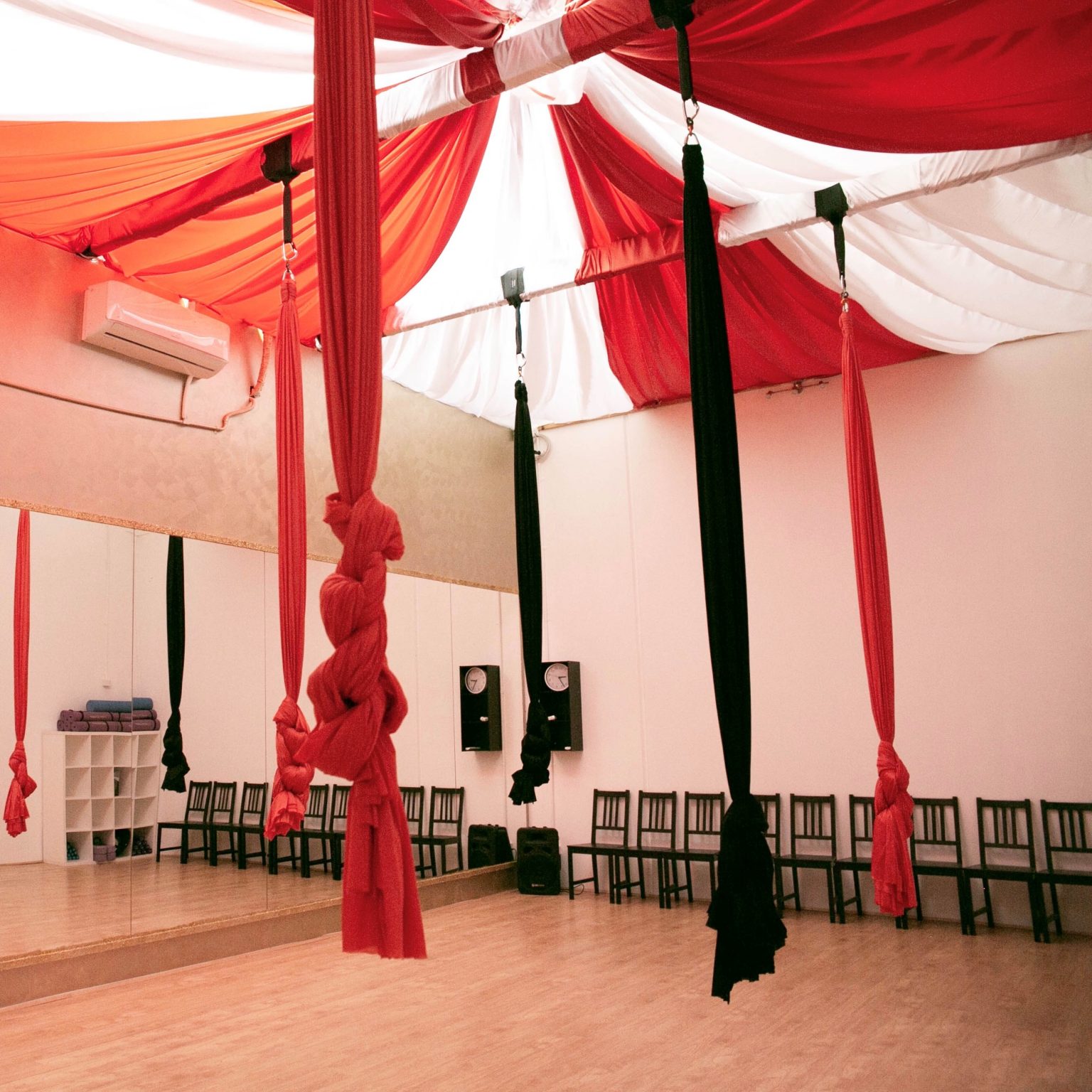 Pole Queens – Pole & Aerial Fitness